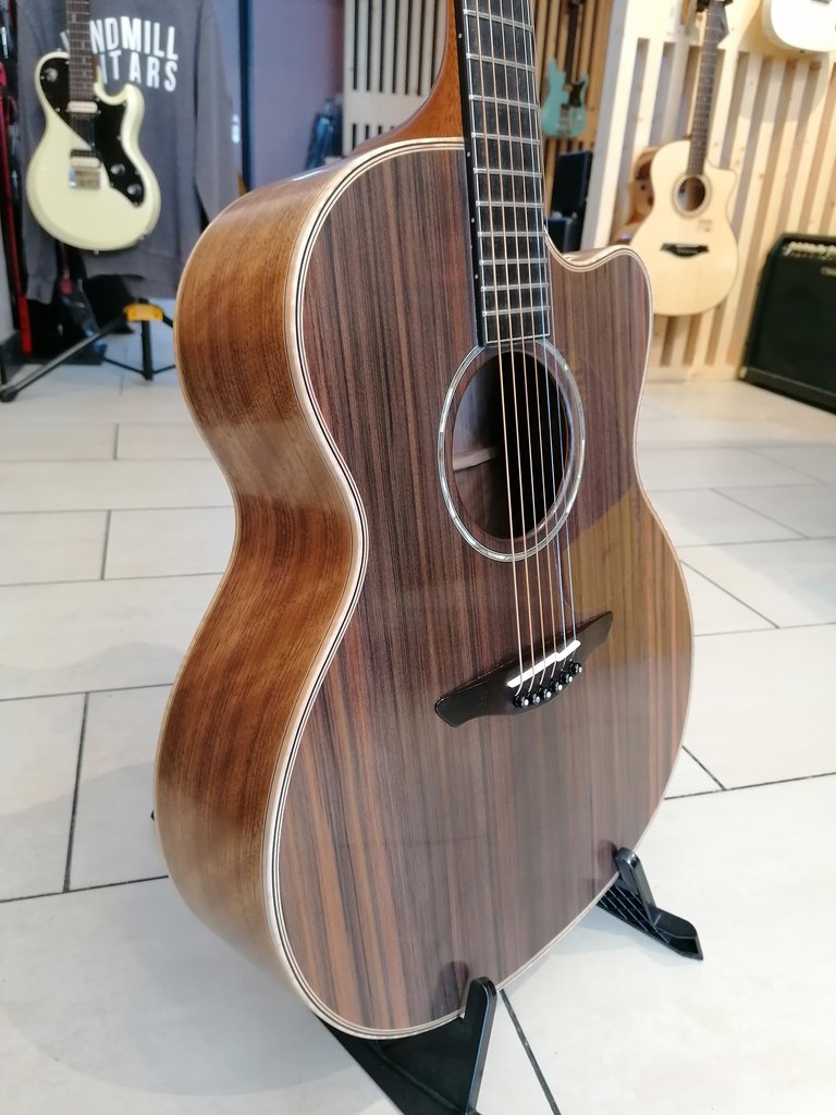 Avalon Guitars | Windmill Guitars - UK & Ireland Dealer